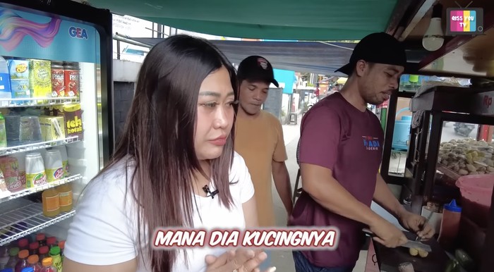 Seru! Ayu Ting Ting dan Boiyen Jajan Keliling Depok Sampai Kenyang