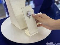 Tren Perhiasan untuk Para Pria Masa Kini, Bros Bisa Jadi Alternatif