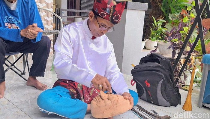 Mengenal Sisi Lain di Balik Tari Topeng Kona di Bondowoso