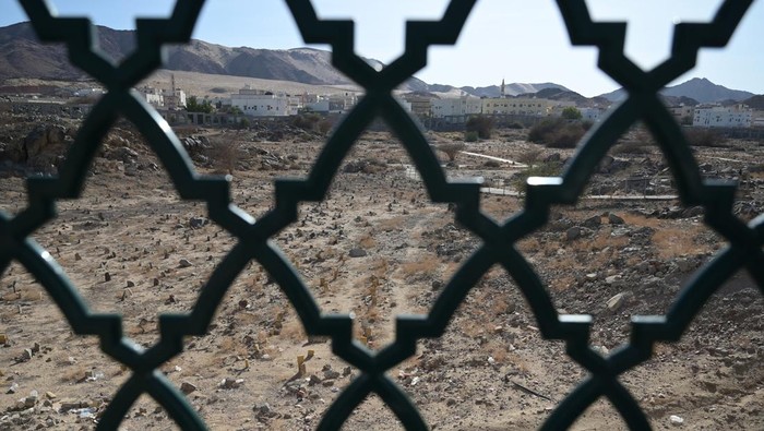 Mengunjungi Monumen Para Syuhada Badar