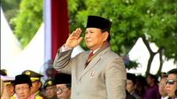 Jokowi Sapa Presiden Terpilih di HUT Bhayangkara, Prabowo Berdiri-Beri ...