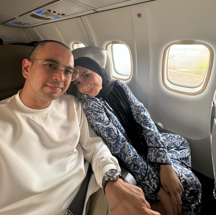 Gaya Nagita Slavina Pakai Piyama Seharga Motor Hadiri Acara di Jogja