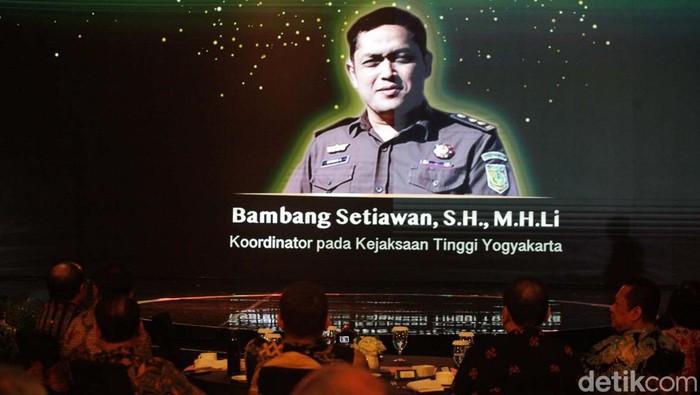 Bambang Setiawan Raih Penghargaan Jaksa Teladan dalam Integritas