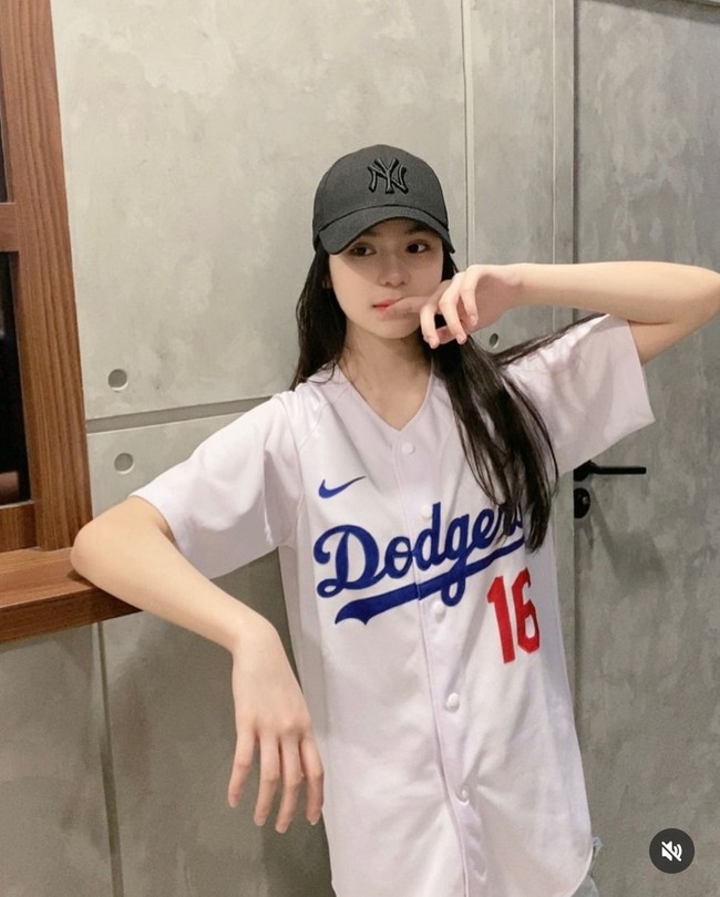 8 Foto Cantiknya Jazzlyn Trisha, Anggota Termuda JKT48 yang Baru Lulus SD