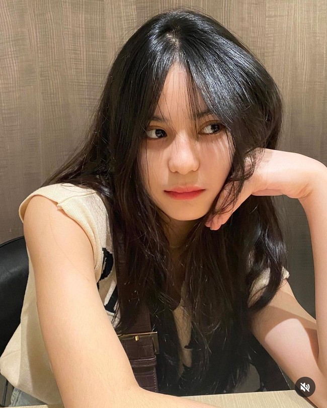 8 Foto Cantiknya Jazzlyn Trisha, Anggota Termuda JKT48 yang Baru Lulus SD