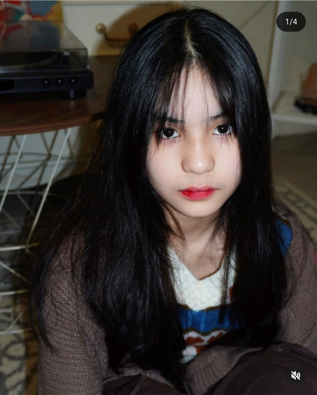 8 Foto Cantiknya Jazzlyn Trisha, Anggota Termuda JKT48 yang Baru Lulus SD