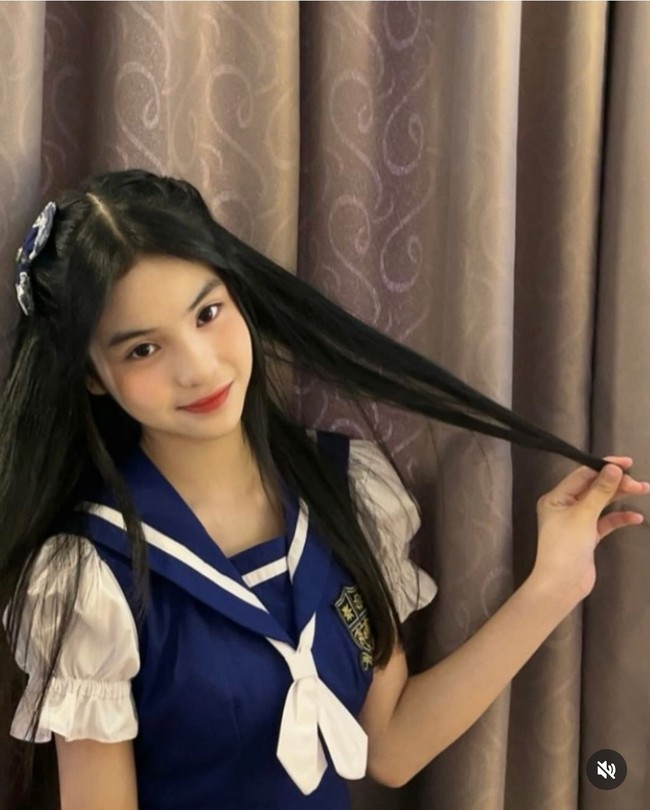 8 Foto Cantiknya Jazzlyn Trisha, Anggota Termuda JKT48 yang Baru Lulus SD