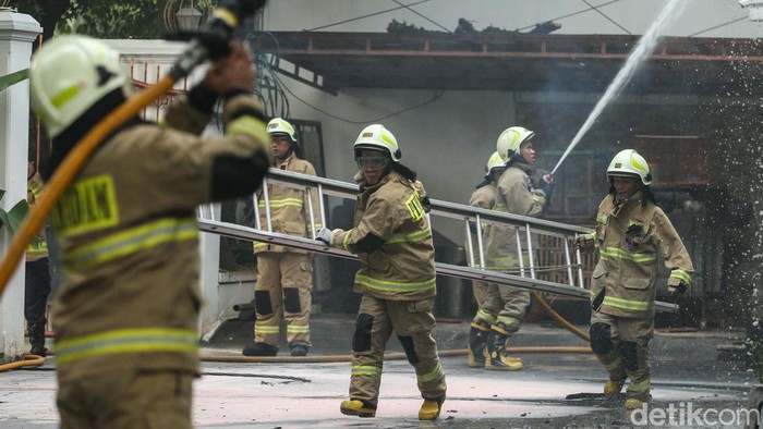 Penampakan Rumah Mewah di Menteng Kebakaran