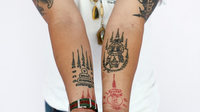 Potret Unik Tato Keberuntungan dari Mainan Seni Labubu