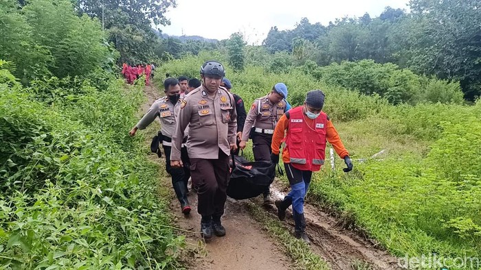 Korban Longsor Tambang Emas Ilegal Di Bone Bolango Jadi 122 Orang 19 Tewas