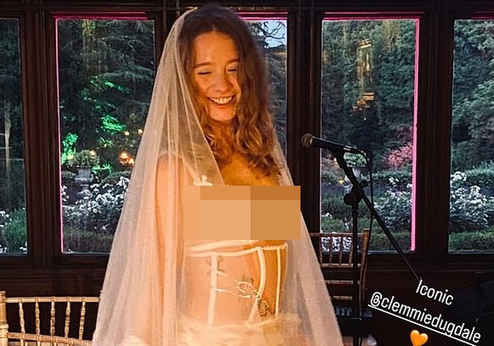 Pesta Pernikahan Vulgar Bangsawan Inggris, Pakai Lingerie di Acara Resepsi