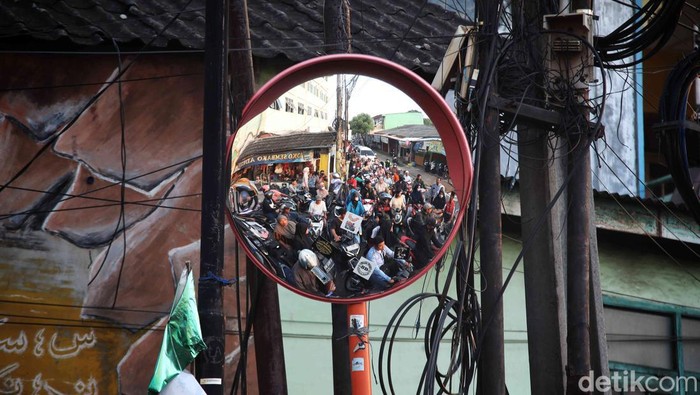 Macet Horor di Jalan Rorotan 1 Imbas Proyek Galian