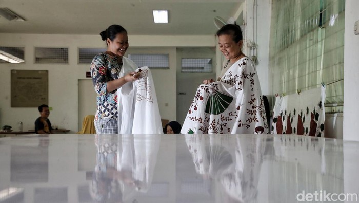 Melihat Pembuatan Batik Marunda, Ikon Baru Khas Jakarta Utara
