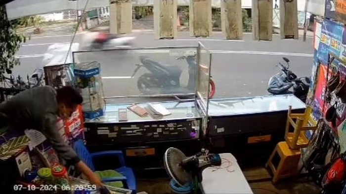 Pencurian HP di Konter Palembang Terekam CCTV, Korban Lapor Polisi Pencurian HP di Konter Palembang Terekam CCTV, Korban Lapor Polisi