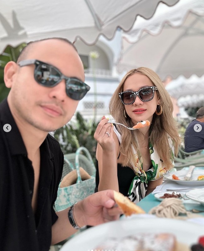 8 Foto Terbaru BCL dan Tiko Aryawardhana Bulan Madu di Capri, Kompak ...