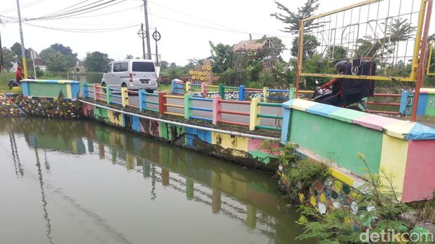 Warga Desak Pemkab Sidoarjo Bangun Kembali Jembatan Kedungpeluk Tahun Ini Warga Desak Pemkab Sidoarjo Bangun Kembali Jembatan Kedungpeluk Tahun Ini