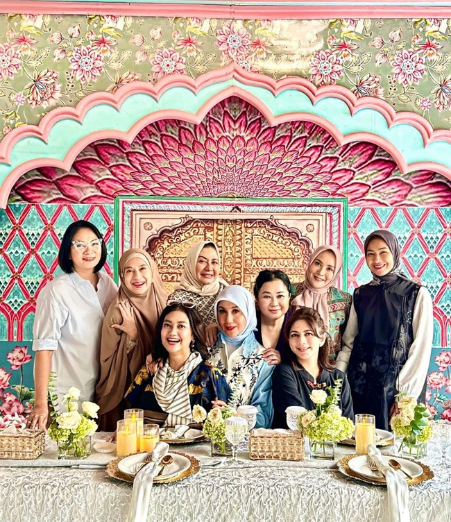 7 Potret Artis Lawas Saat Reuni, Ini Penampilan Bella Saphira Hingga Cut Keke