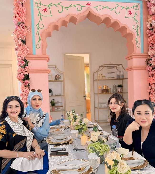 7 Potret Artis Lawas Saat Reuni, Ini Penampilan Bella Saphira Hingga Cut Keke