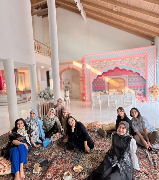 7 Potret Artis Lawas Saat Reuni, Ini Penampilan Bella Saphira Hingga Cut Keke