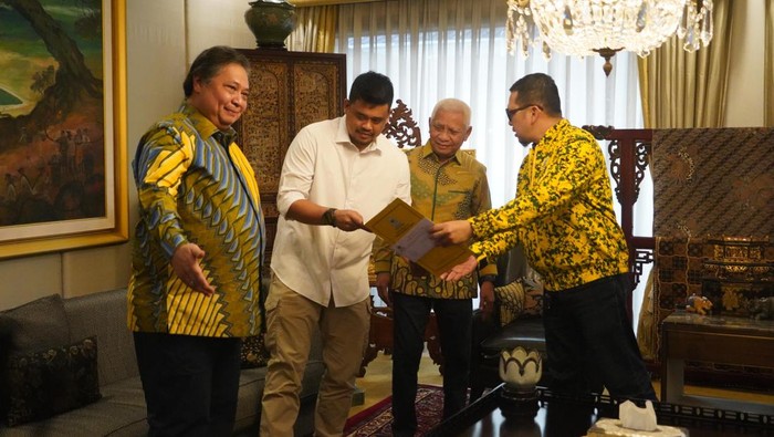 Airlangga Serahkan Rekomendasi ke Bobby-Surya untuk Pilgub Sumut 2024