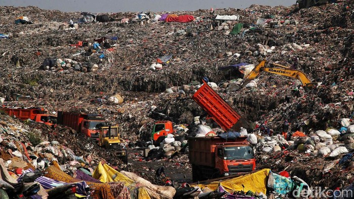 Potret Gunung Sampah Bantar Gebang yang Kian Mengkhawatirkan