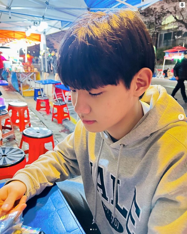 8 Foto Anak 'Baby Shark' Sudah Remaja Bikin Pangling, Ganteng Bak Idol KPop