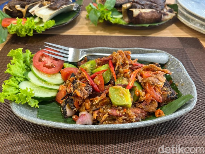 Sedapnya Rahang Tuna Rica hingga Cakalang Rabe Bibir di Resto Manado Halal