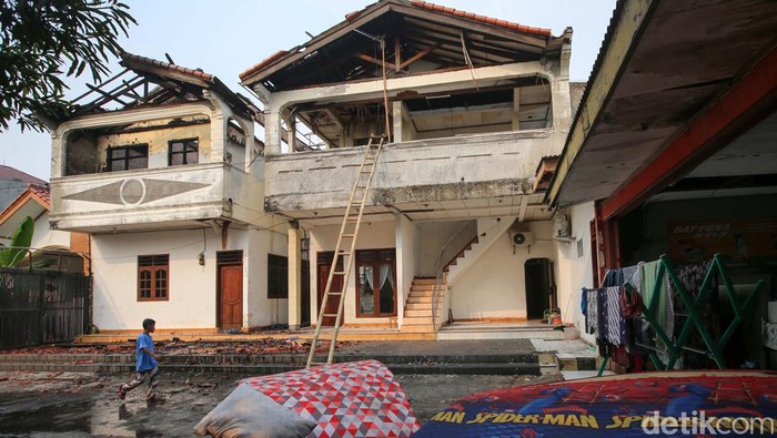 Panti Asuhan di Duren Sawit Terbakar, Anak-anak Mengungsi di Masjid