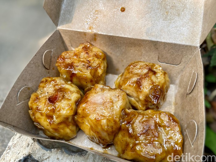 Padat Gurih! Dimsum Bakar Berbumbu Lada Hitam di Bazar Kuliner