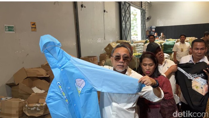 Ini HP hingga Pakaian Impor Ilegal Rp 40 M yang Disita Satgas Ini HP hingga Pakaian Impor Ilegal Rp 40 M yang Disita Satgas