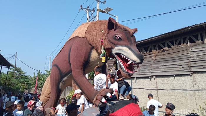 Menengok Kemeriahan Tradisi Nadran di Desa Citemu Cirebon