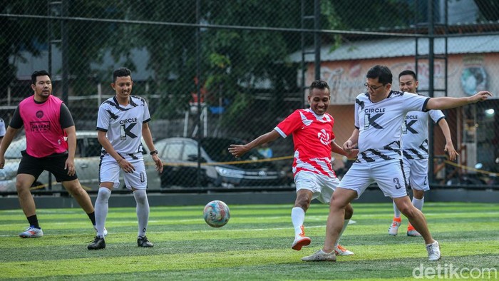 Gaya Kaesang Tantang Cakada Main Bola