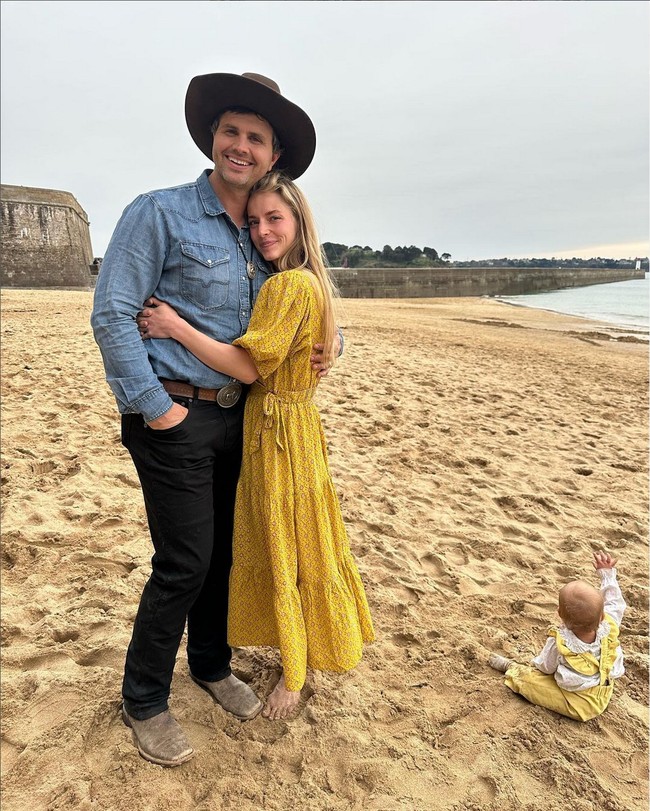 8 Potret Hannah Ballerina Farm, Selebgram yang Dijuluki Queen of Trad Wife