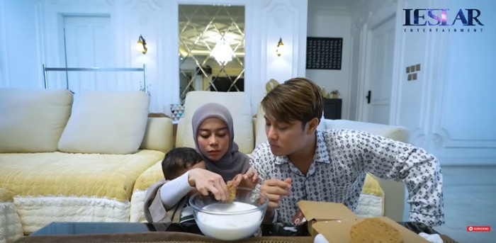 Potret Rizky Billar dan Lesti Kejora Saat Makan Bersama
