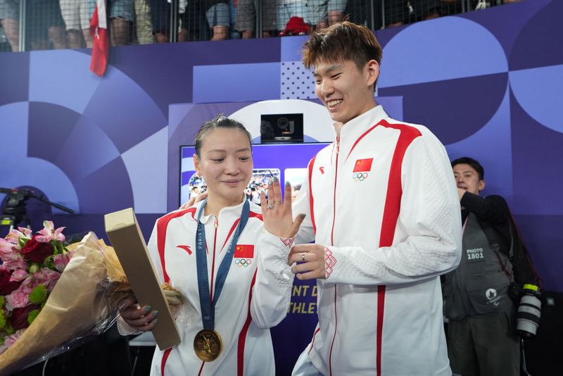 Viral Liu Yuchen Diomeli Coach Setelah Lamar Huang Yaqiong di Olimpiade Paris