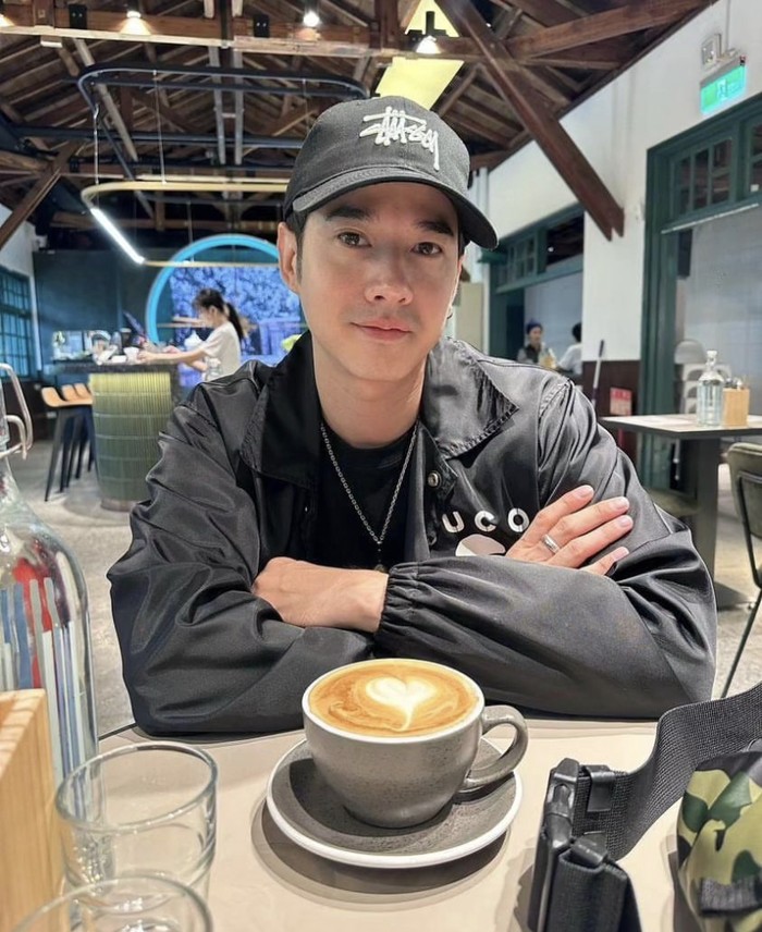 Awet Muda! Ini Mario Maurer, Aktor Thailand yang Doyan Ngopi