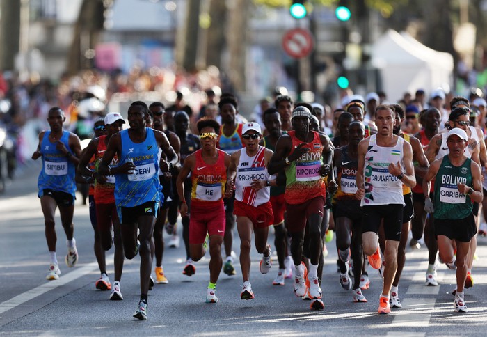 Penampakan Cooling Headband, Tren Marathon Terbaru di Olimpiade Paris 2024
