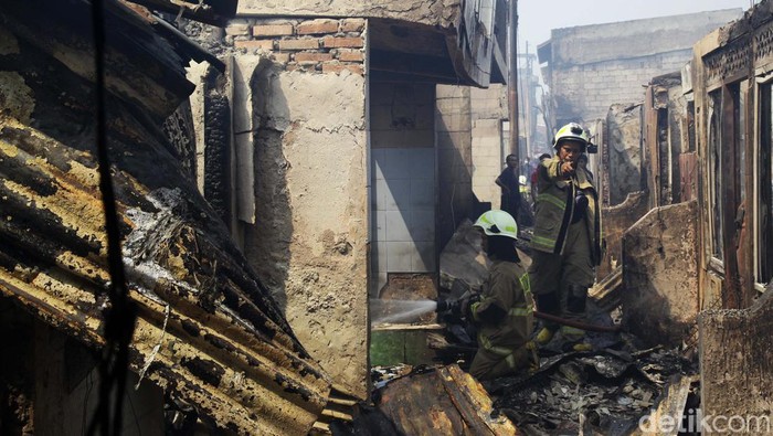 Potret Puing-puing Kebakaran Manggarai