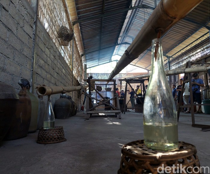 Foto: Dapur Pembuatan Arak dan Gula Lontar di Bali Utara