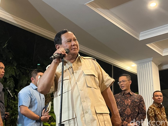 Prabowo Ingatkan Calon Menterinya Tak Cari Uang Dari Apbn Apbd