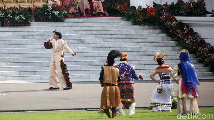 Tarian Berbagai Daerah Meriahkan HUT ke-79 RI di Istana Merdeka