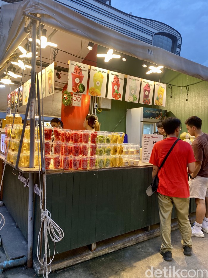 Kulineran di Pasar Malam 'Jodd Fairs' yang Paling Viral di Bangkok