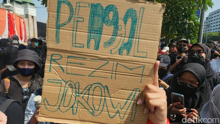 'Suara-suara' Rakyat Ramaikan Demo di Depan Gedung DPR