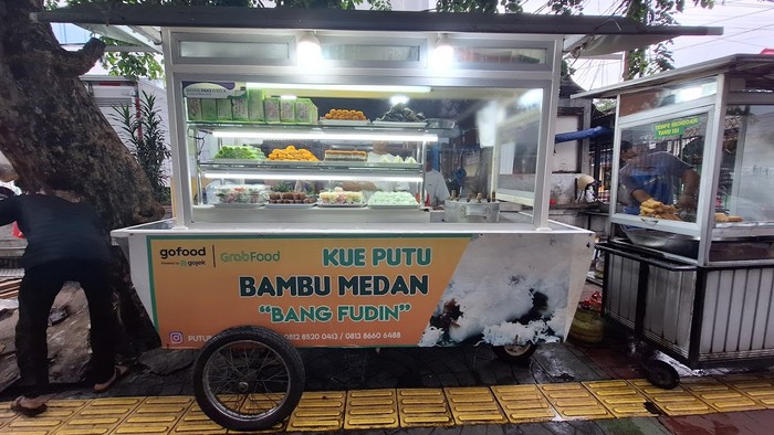 20 Kue Putu Bambu yang Legit Manisnya Ada di Sini!