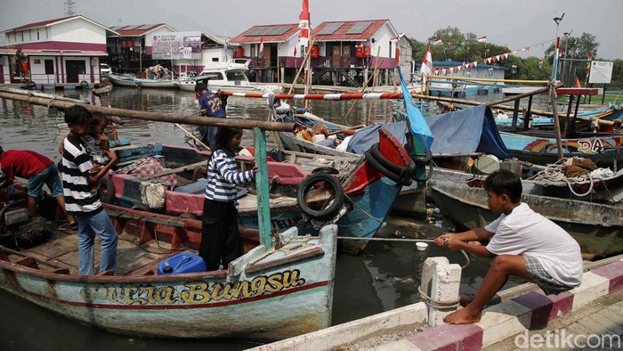 Melihat dari Dekat Kampung Rumah Panggung Muara Angke