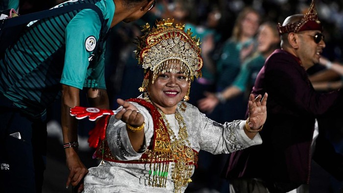 Begini Aksi Kontingen Indonesia Di Pembukaan Paralimpiade Paris 2024