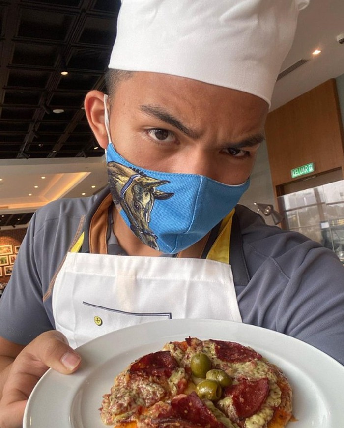 Saaih Halilintar Borong Makanan hingga Lahap Makan Durian