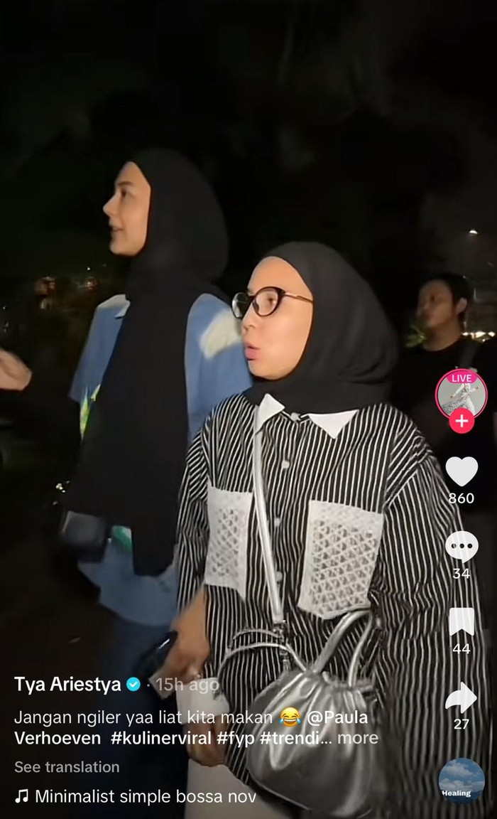 Jadi Anak Jaksel! Tya Ariestya dan Paula Verhoeven Kulineran di Blok M