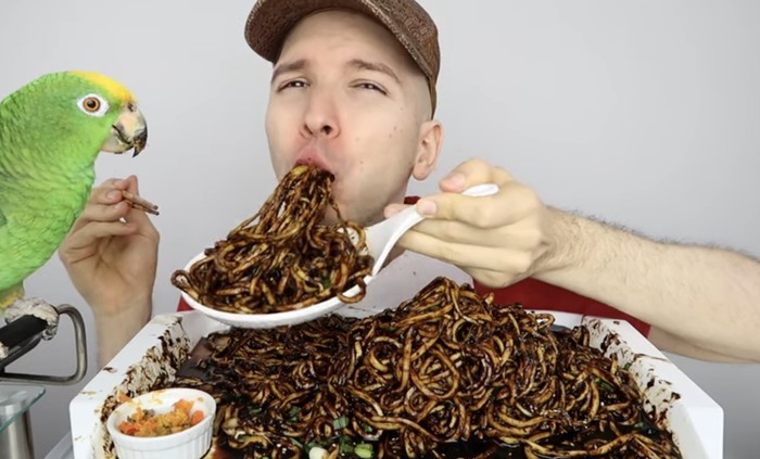 Nikocado Avocado Tampil Ramping Untuk Mukbang Usai Turun BB 113 Kg