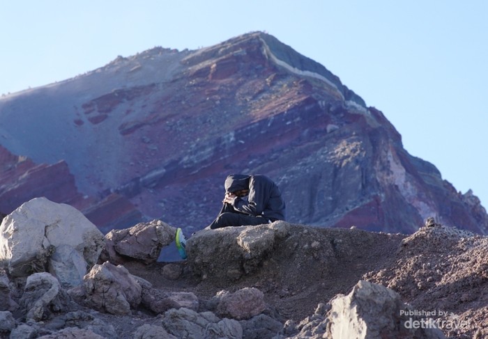 Kenalan dengan Letter E, Jalur Puncak Rinjani yang Bikin Nyerah
